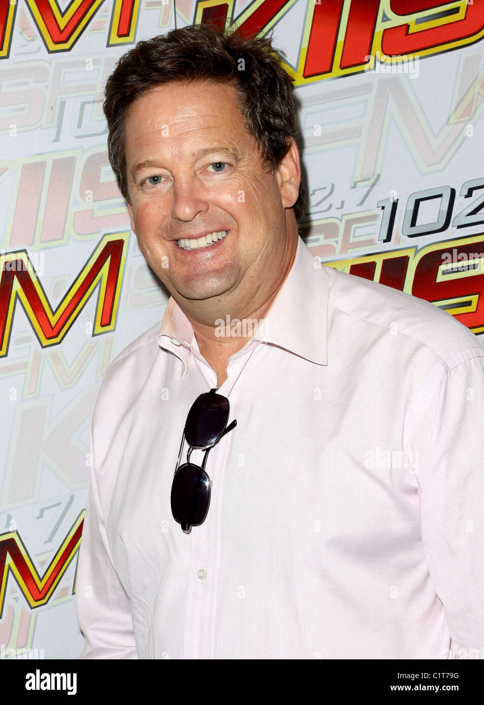 Sam Rubin Kiss-FM hosts it's 'Gifting Lounge' in honor of the 11th ...