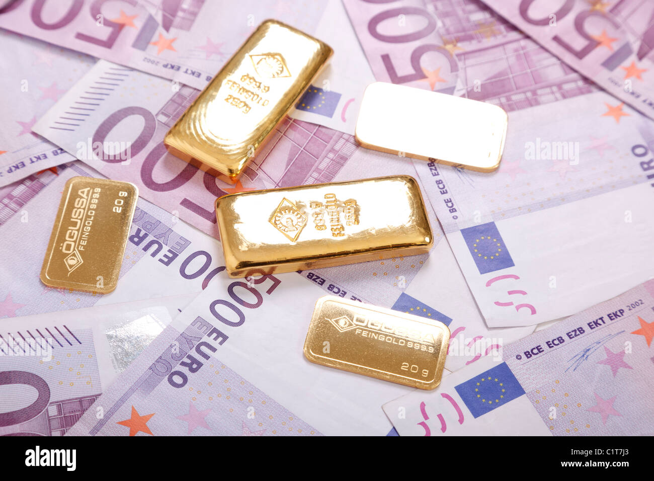 Bank notes bars hi-res stock photography and images - Alamy