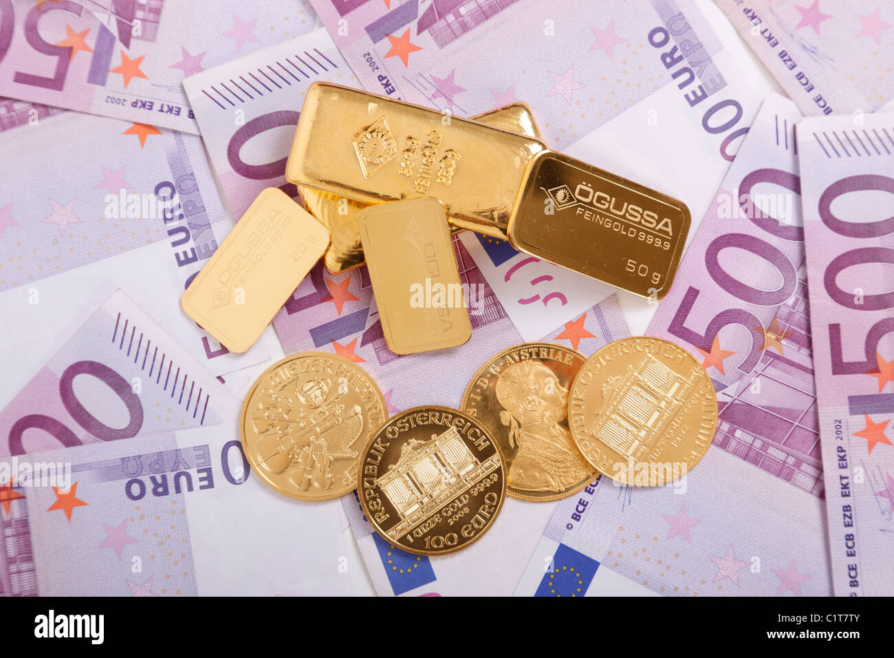 500 Euro bank notes, gold bars, gold coins Stock Photo - Alamy