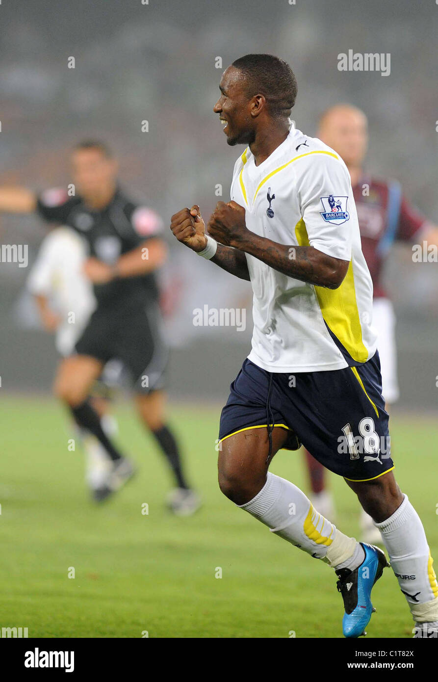 Jermain defoe tottenham hi-res stock photography and images - Alamy