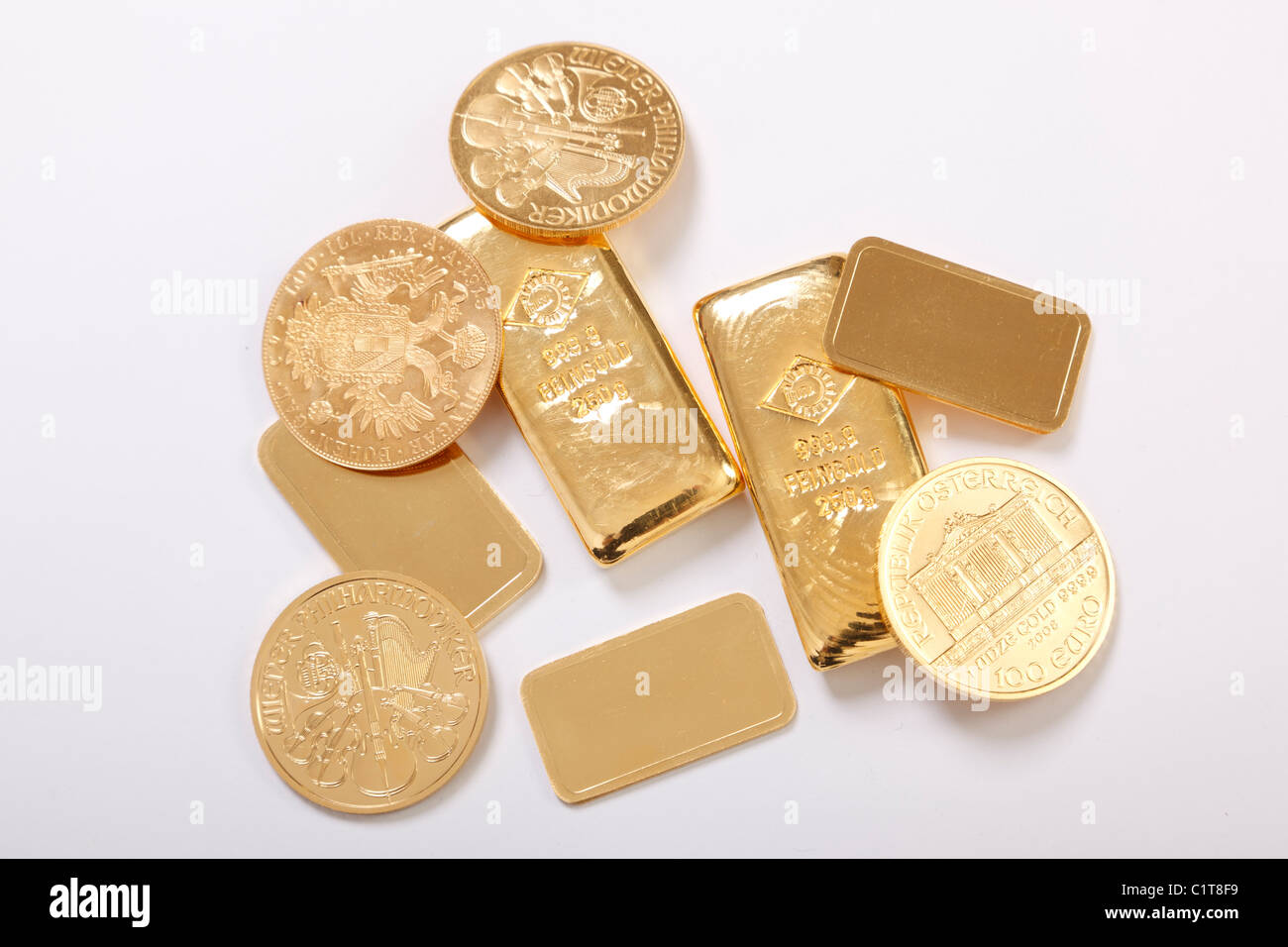 Gold bars and gold coins hi-res stock photography and images - Alamy