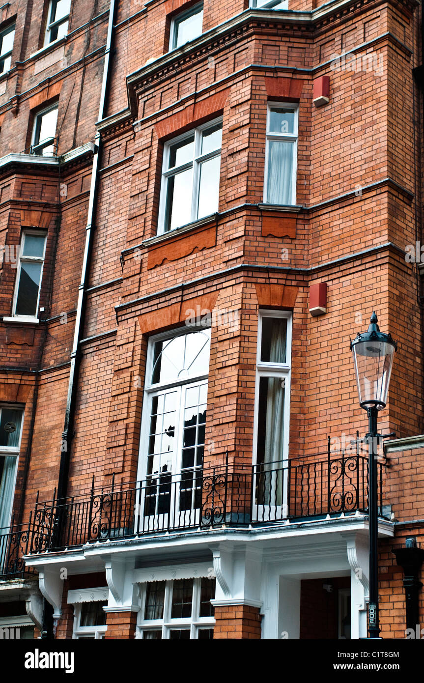 Chelsea Mansions, Cadogan Square, Chelsea, London, UK Stock Photo - Alamy