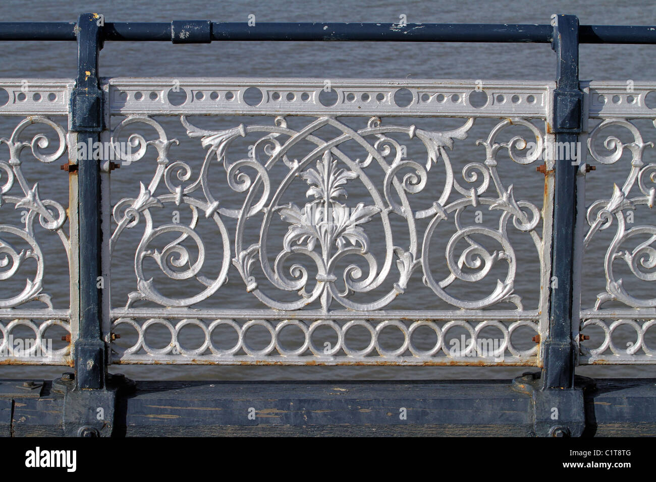 Cast iron railing hi-res stock photography and images - Alamy