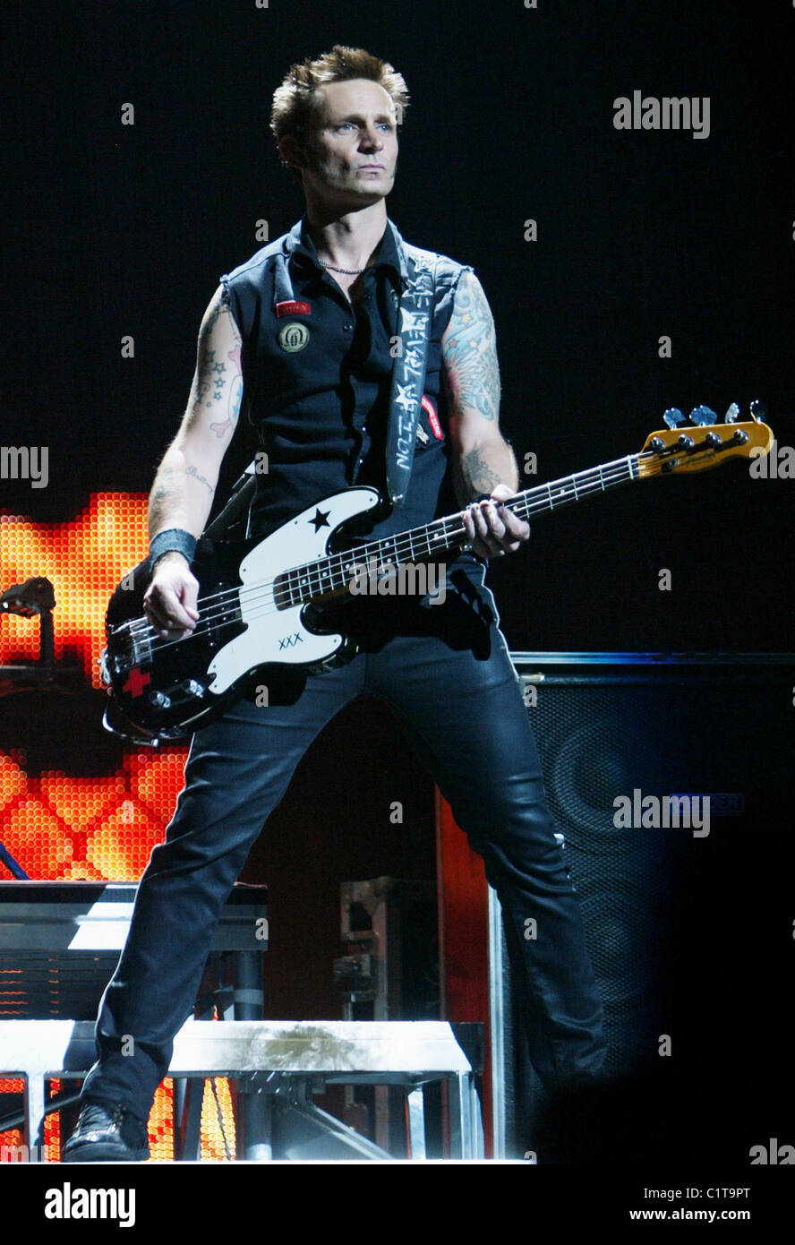 Mike dirnt live hi-res stock photography and images - Alamy