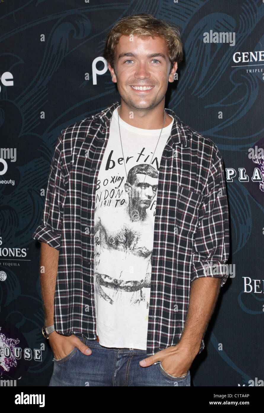 Emrhys Cooper Playhouse Vegas-style Nightclub grand opening - Arrivals ...