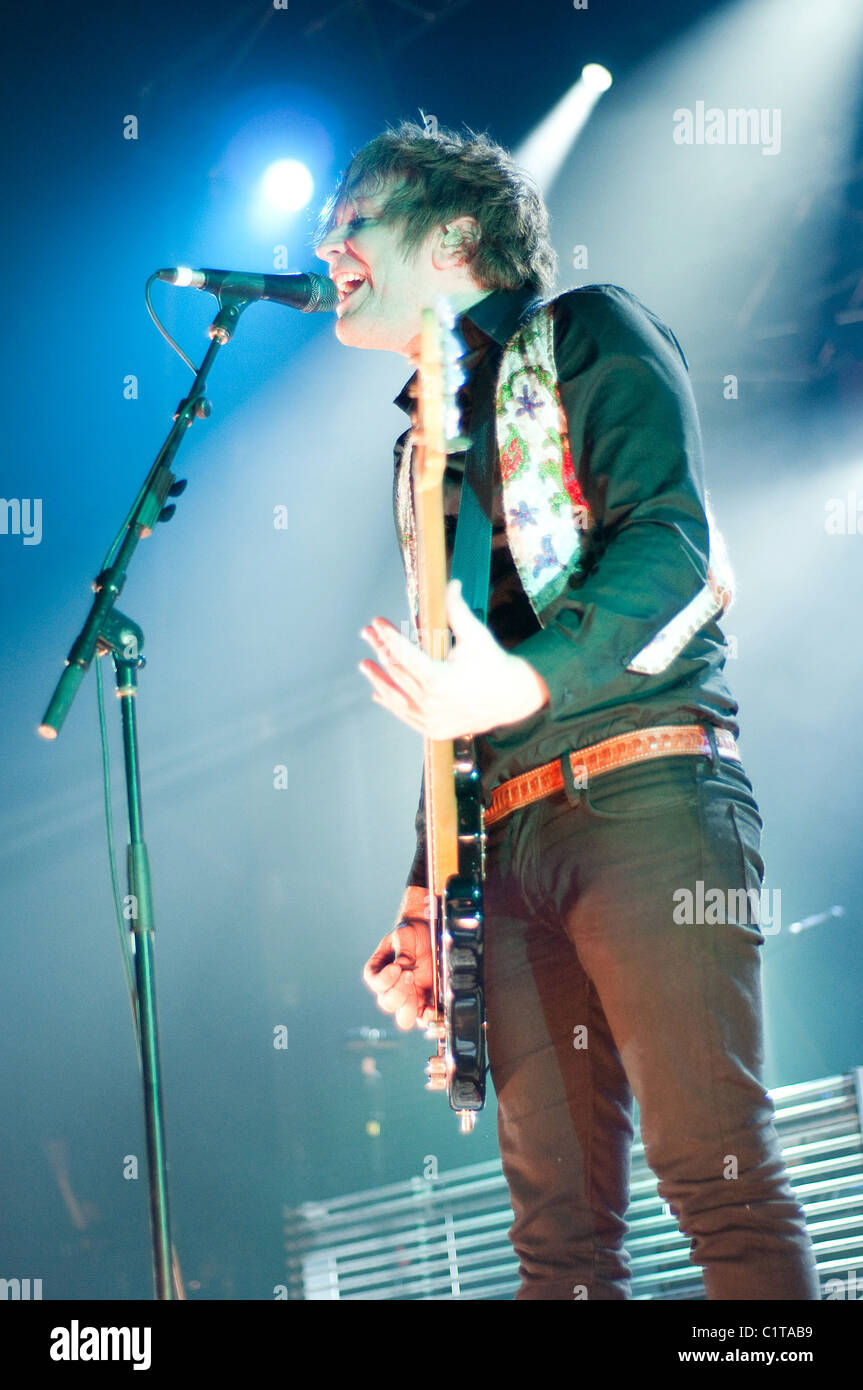 Kayven Temperley Eskimo Joe performing live in concert at the Hordern ...
