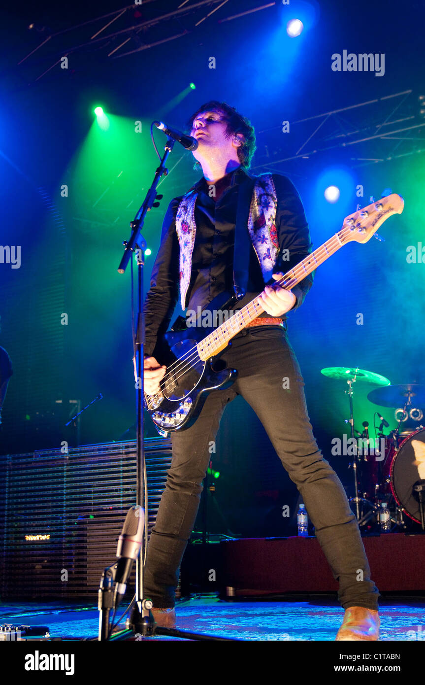 Kayven Temperley Eskimo Joe performing live in concert at the Hordern ...