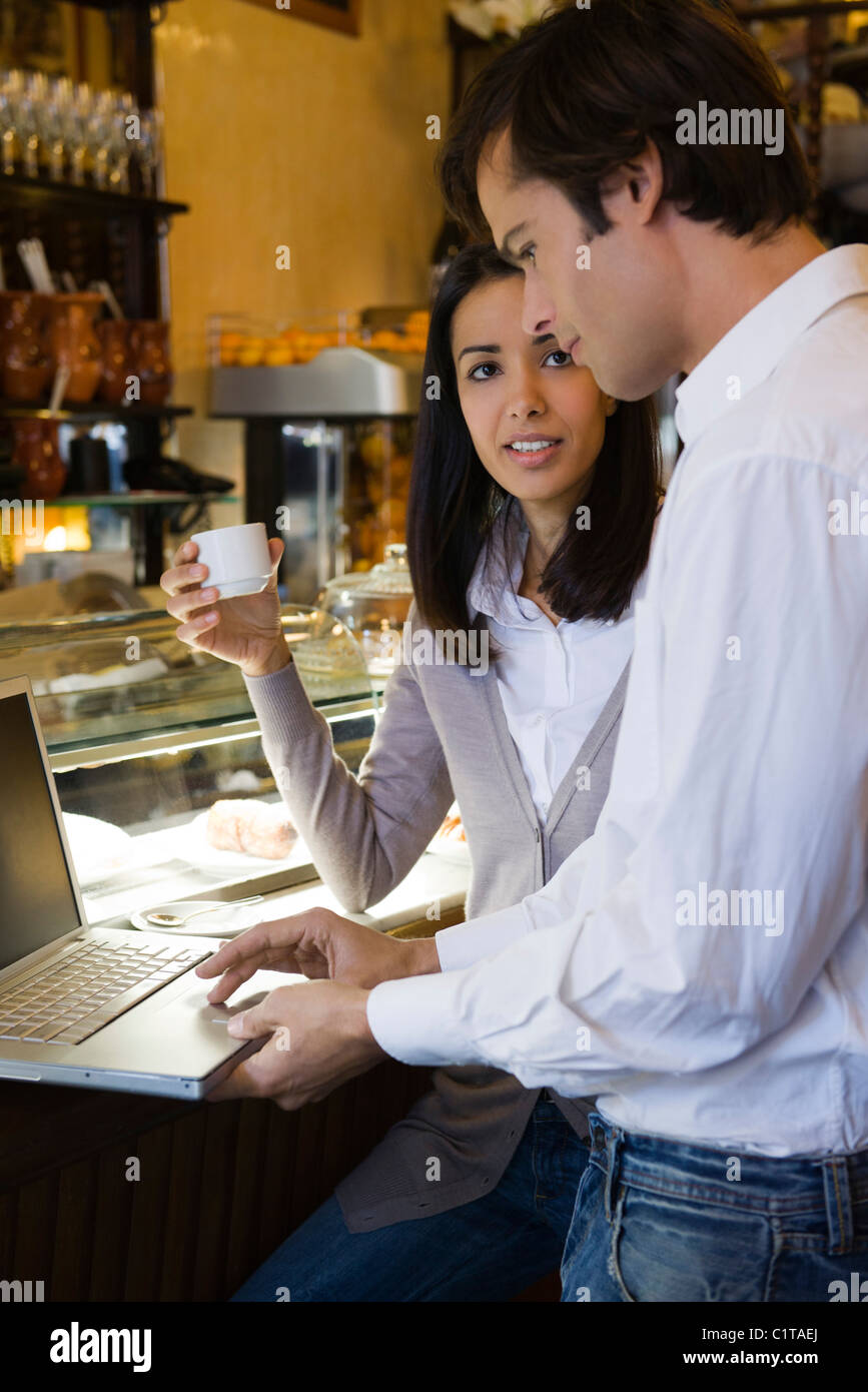 Cafe dwellers hi-res stock photography and images - Alamy