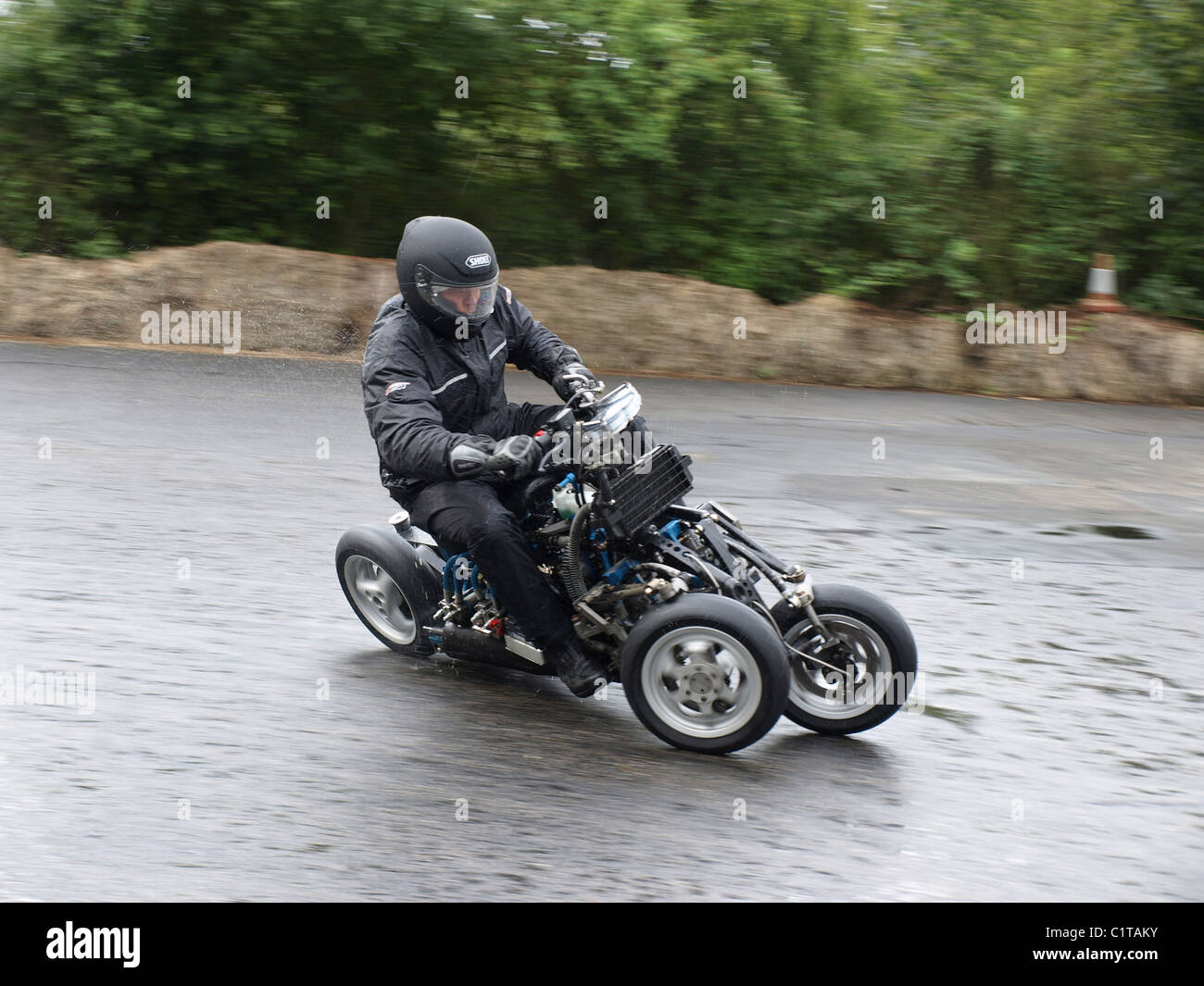 4MC - 4 WHEEL MOTORCYCLE CONCEPT This odd-looking creation could be the ...