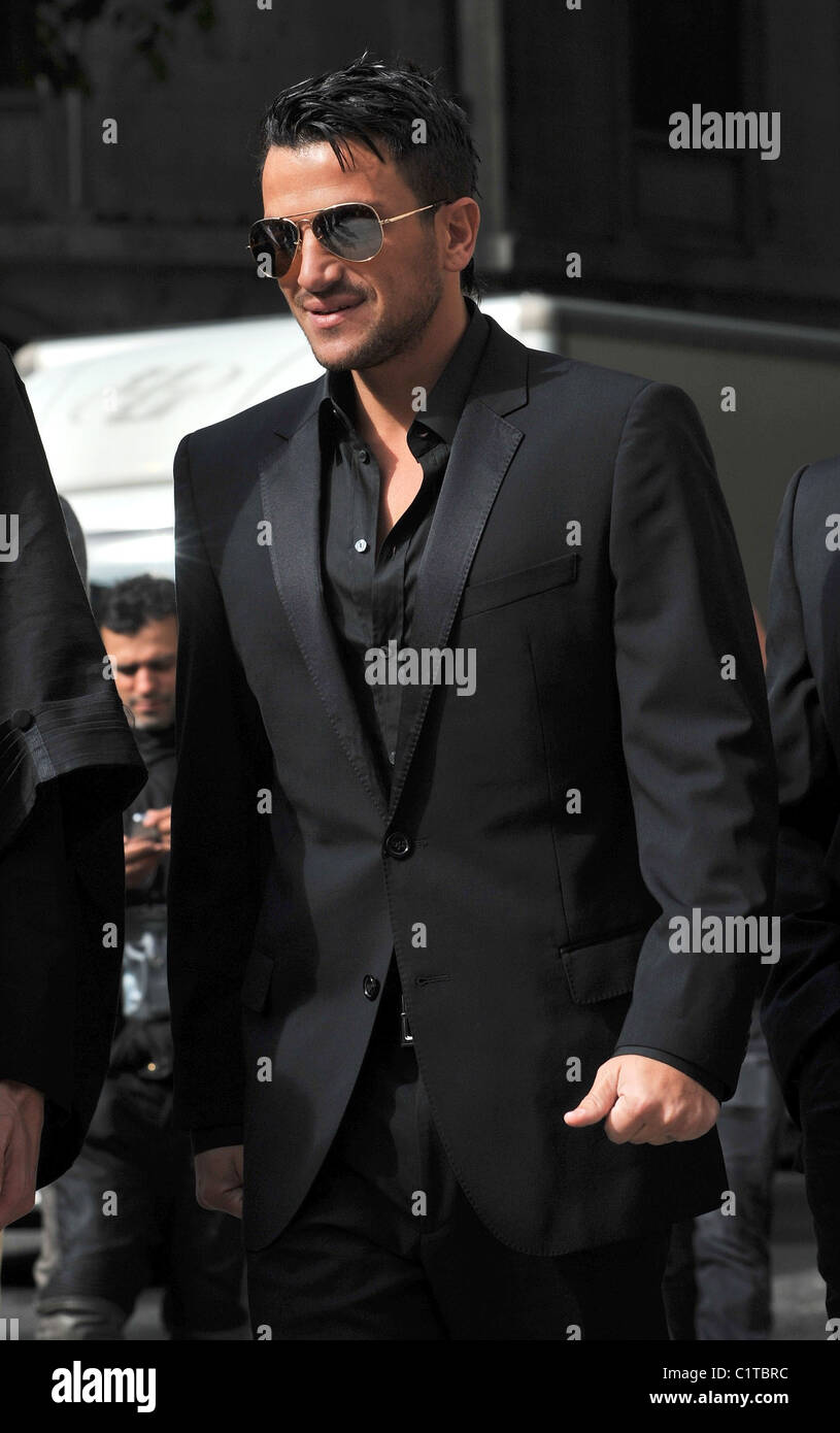 Peter Andre arrives for a hearing at the High Court. The recently ...