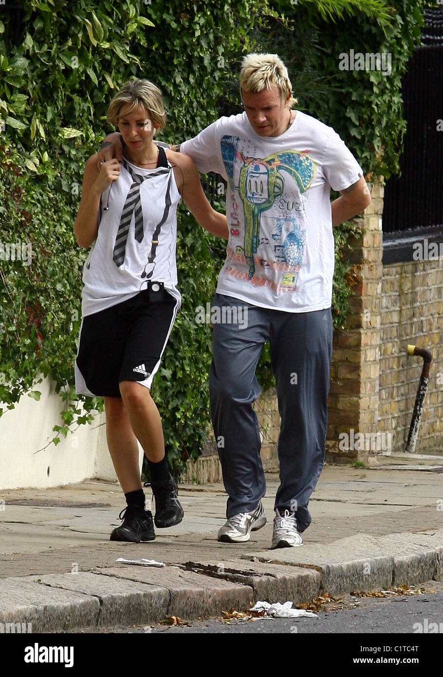 Natalie appleton liam howlett walk hi-res stock photography and images ...