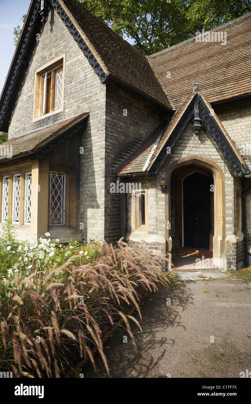 Gothic Cottage Windows High Resolution Stock Photography and Images - Alamy