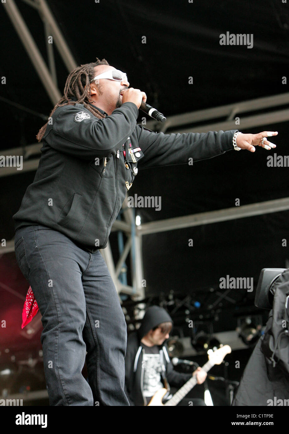 Skindred performing hi-res stock photography and images - Alamy