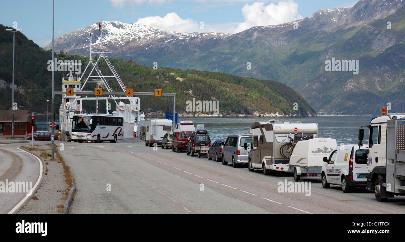 ferry from Brimnes to Bruravik over the Eidfjord Stock Photo - Alamy