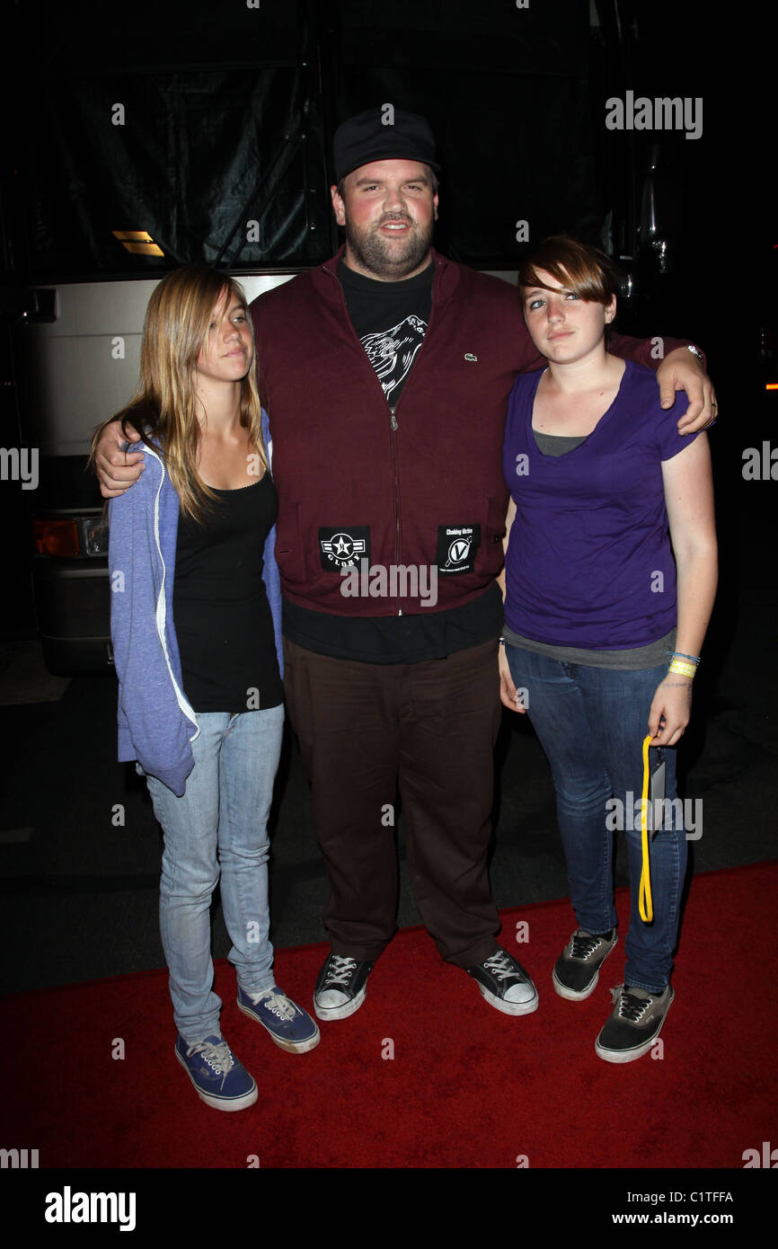 Ethan Suplee and his daughters Adult Swim Presents: 'Robot Chicken's ...