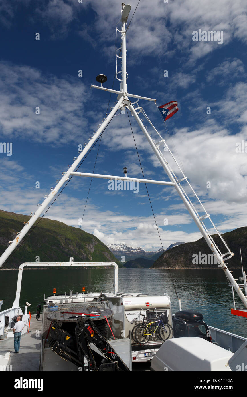 ferry from Brimnes to Bruravik over the Eidfjord Stock Photo - Alamy