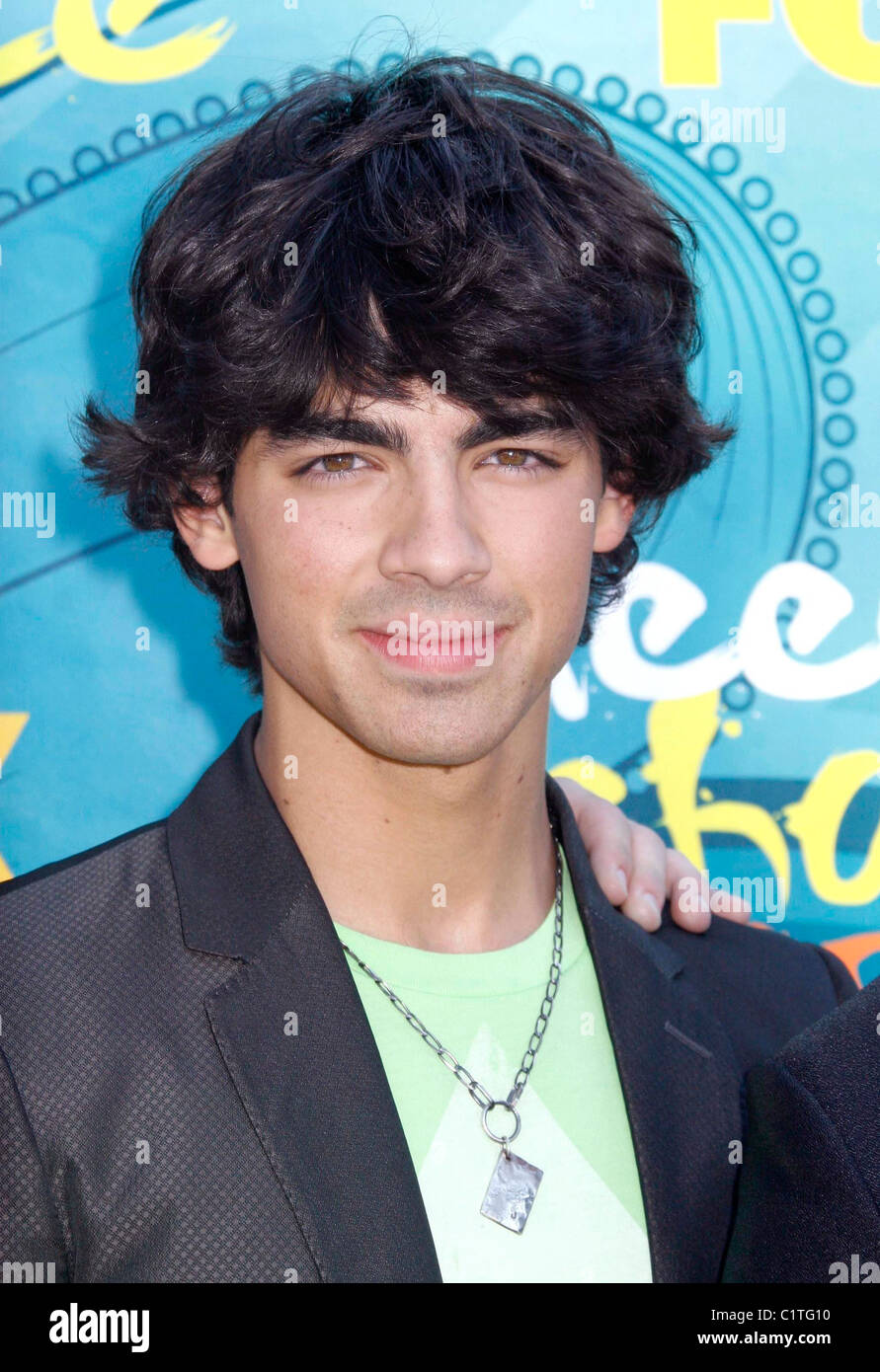 Joe Jonas Of The Jonas Brothers Teen Choice Awards 2009 Held At The