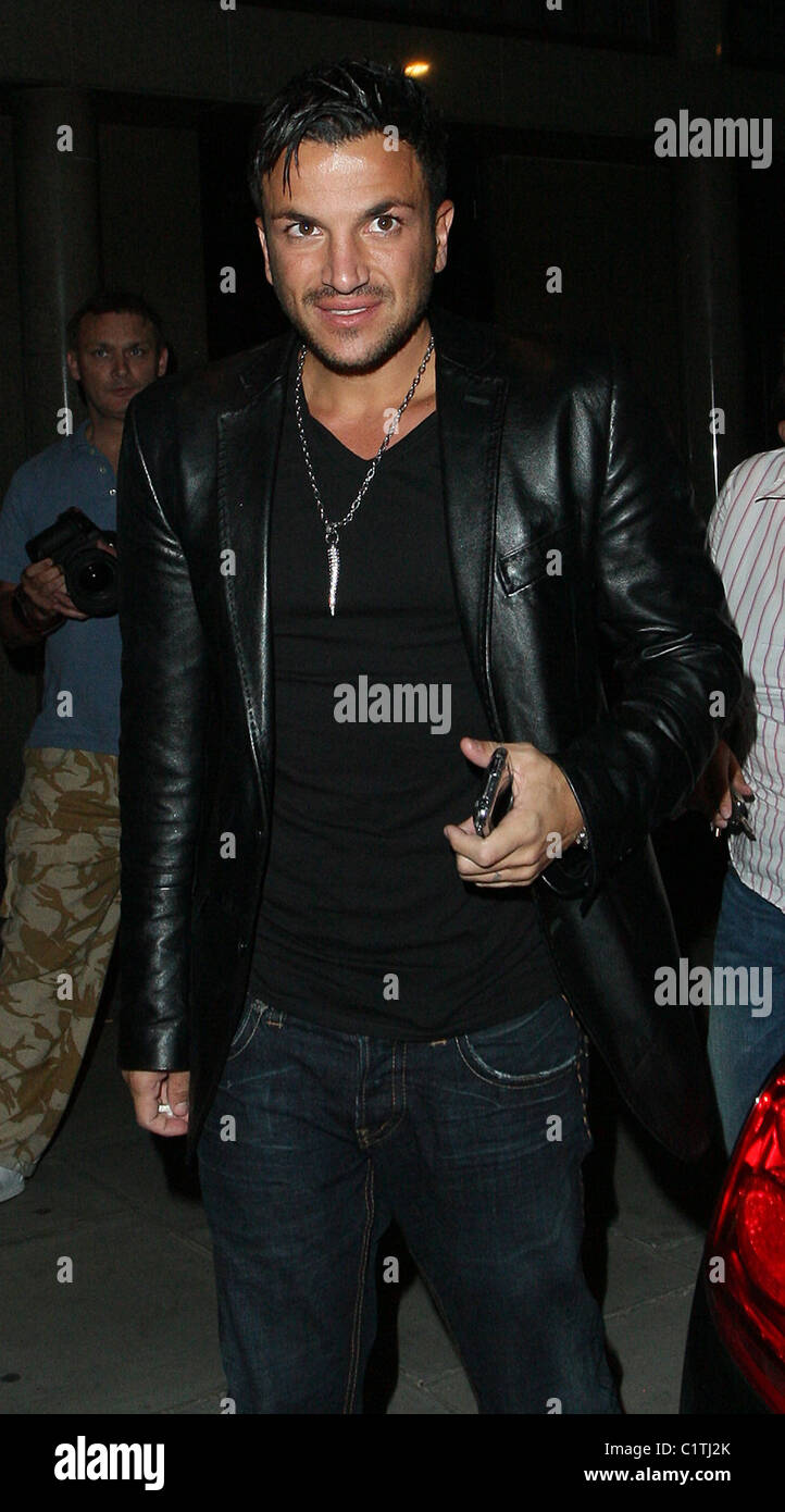 Peter Andre leaving BBC Radio One studios. London, England - 02.08.09 ...