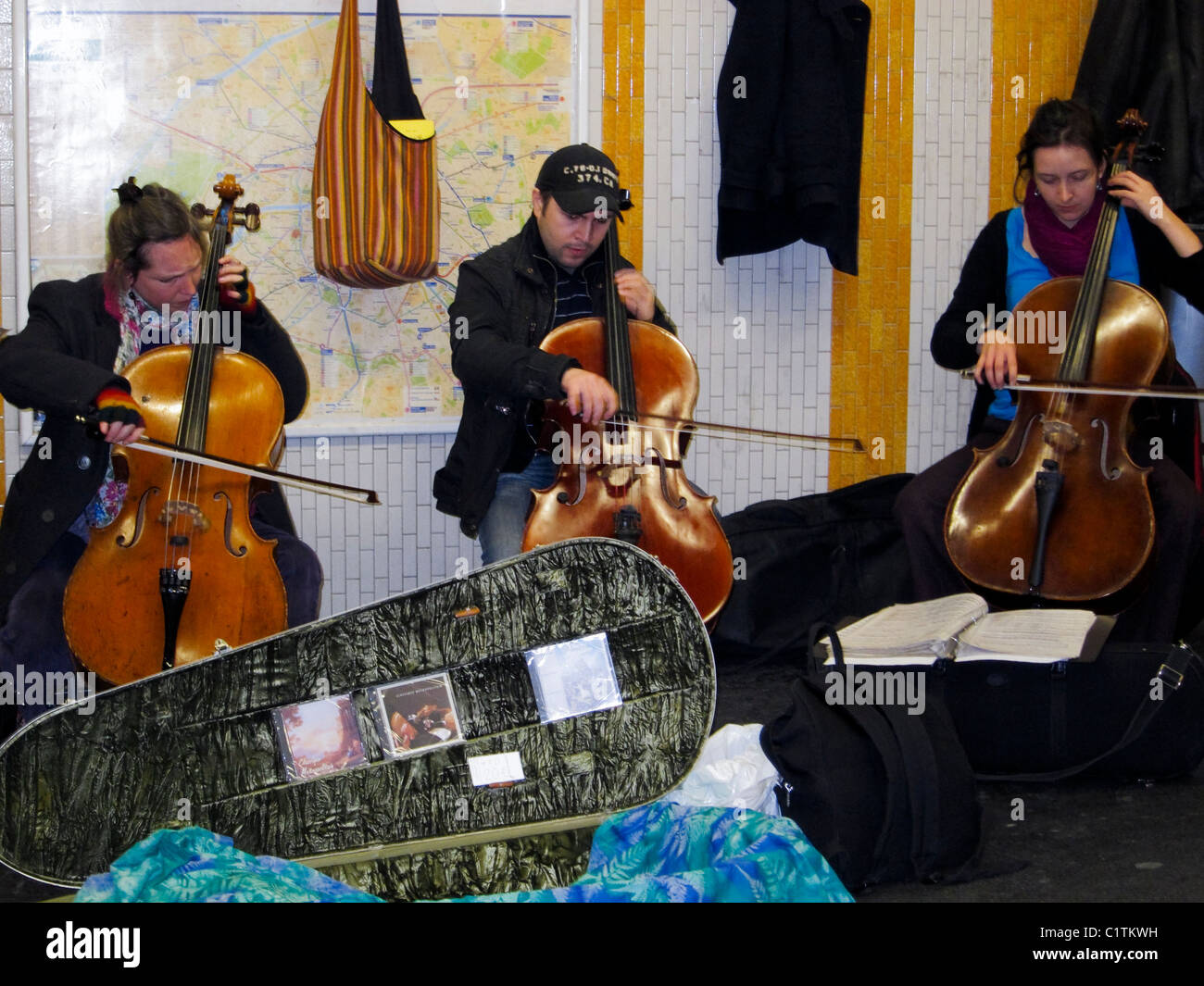 Classical musicians hi-res stock photography and images - Alamy