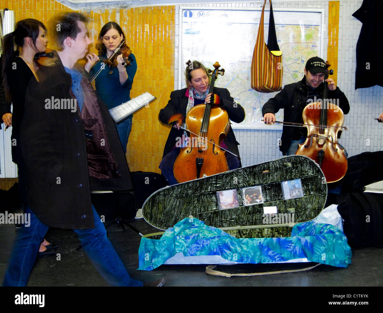 Classical musicians hi-res stock photography and images - Alamy