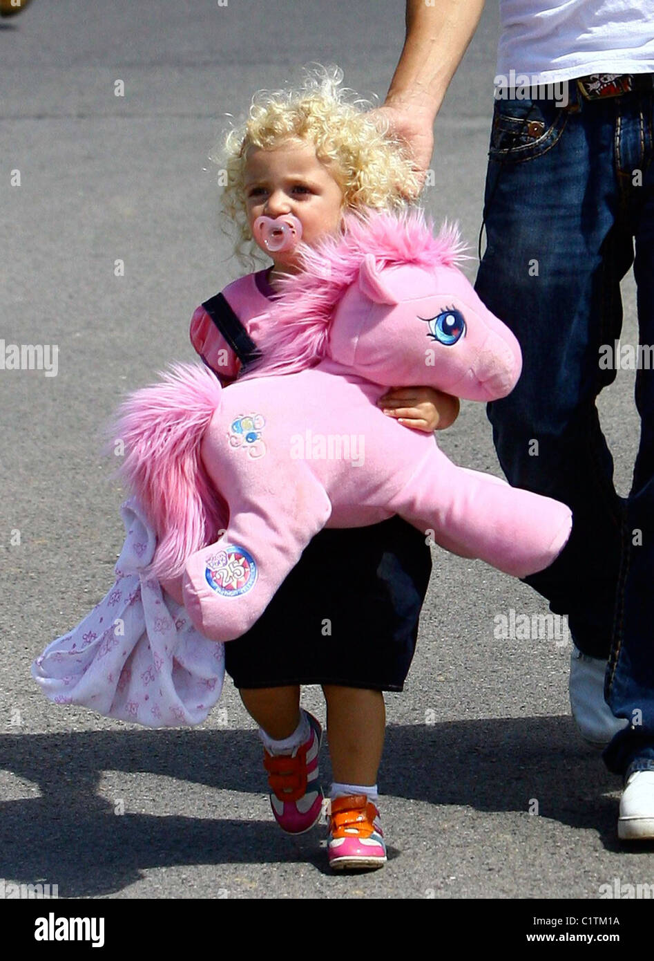 Princess Tiaamii proves she's a real mummy's girl as she shows her love ...