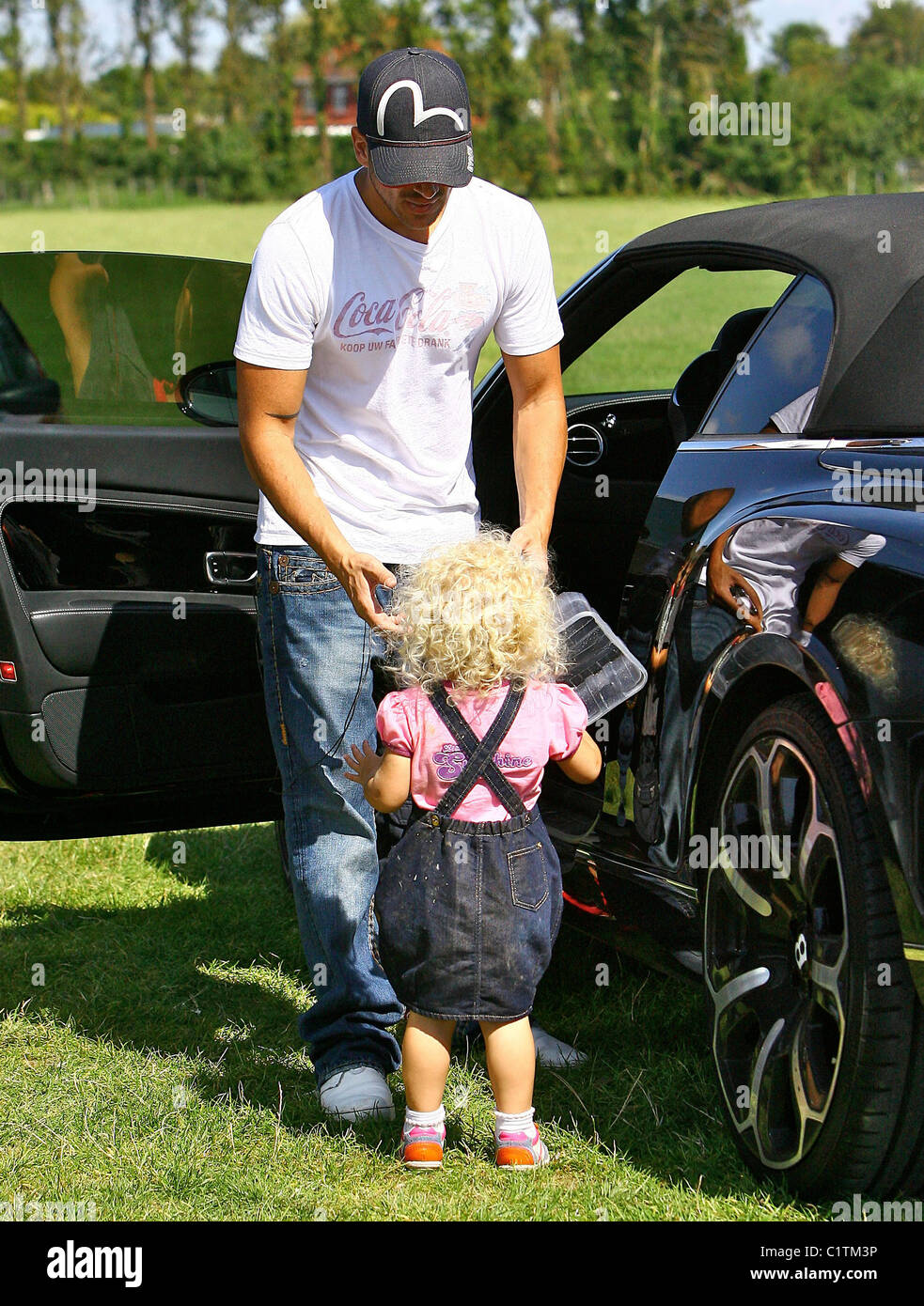 Peter andre with his daughter princess tiaamii hi-res stock photography ...