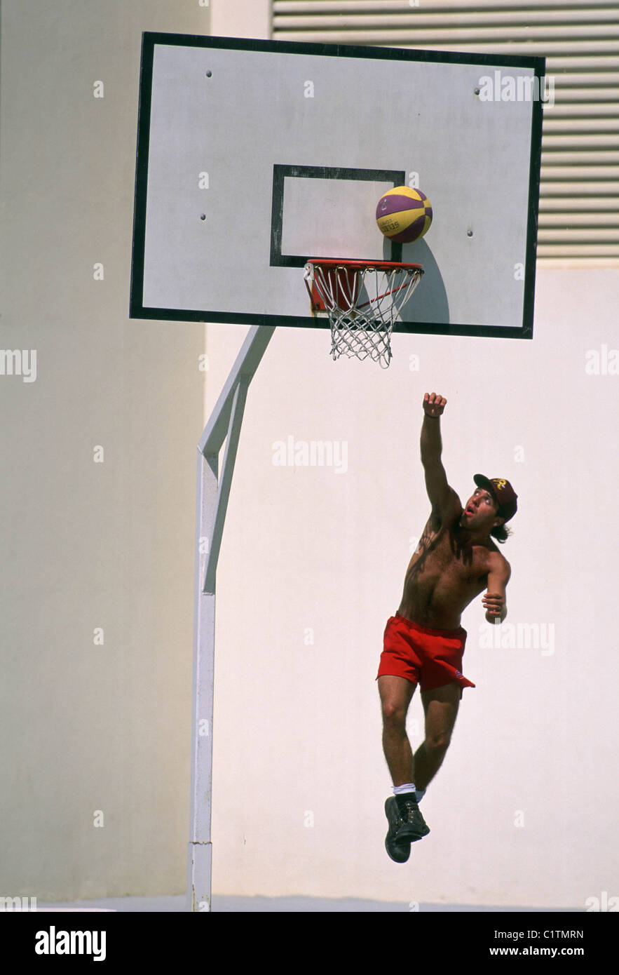 Looking up basketball backboard hi-res stock photography and images - Alamy