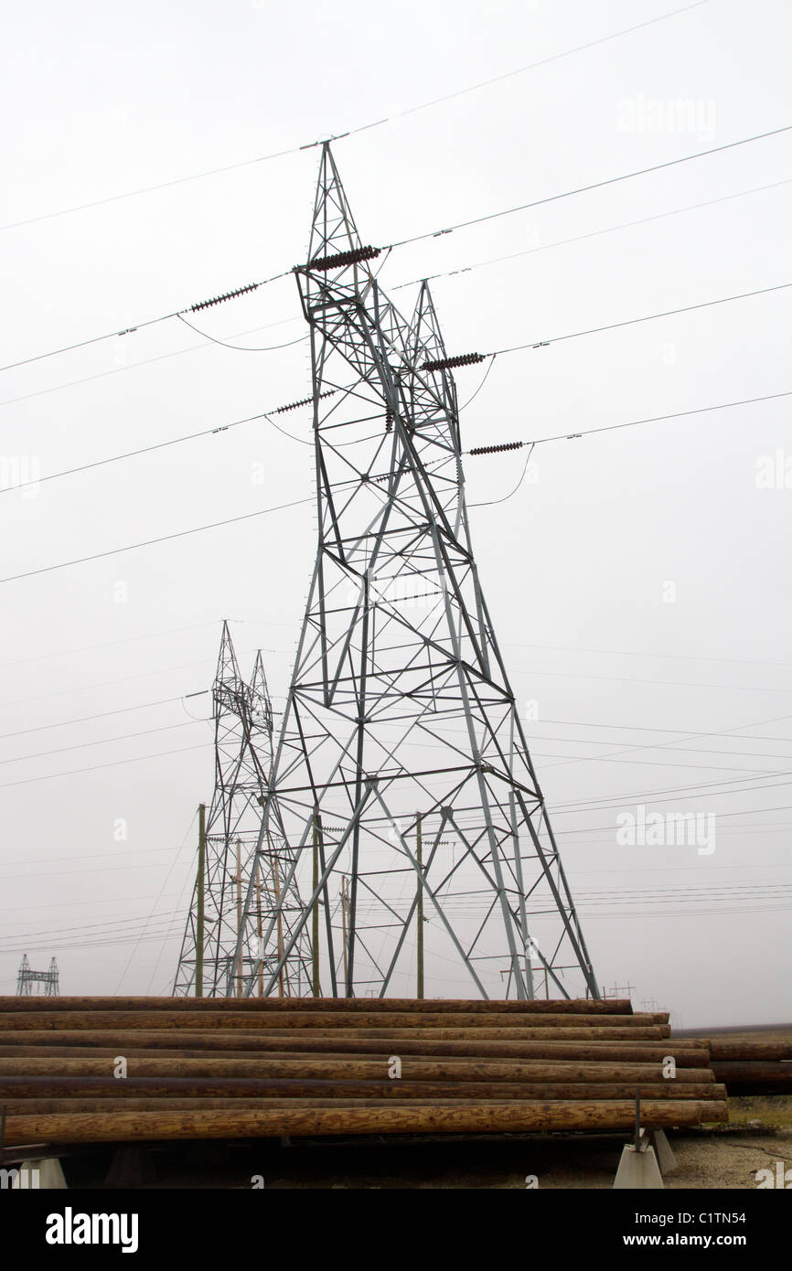 Power pylons hi-res stock photography and images - Alamy