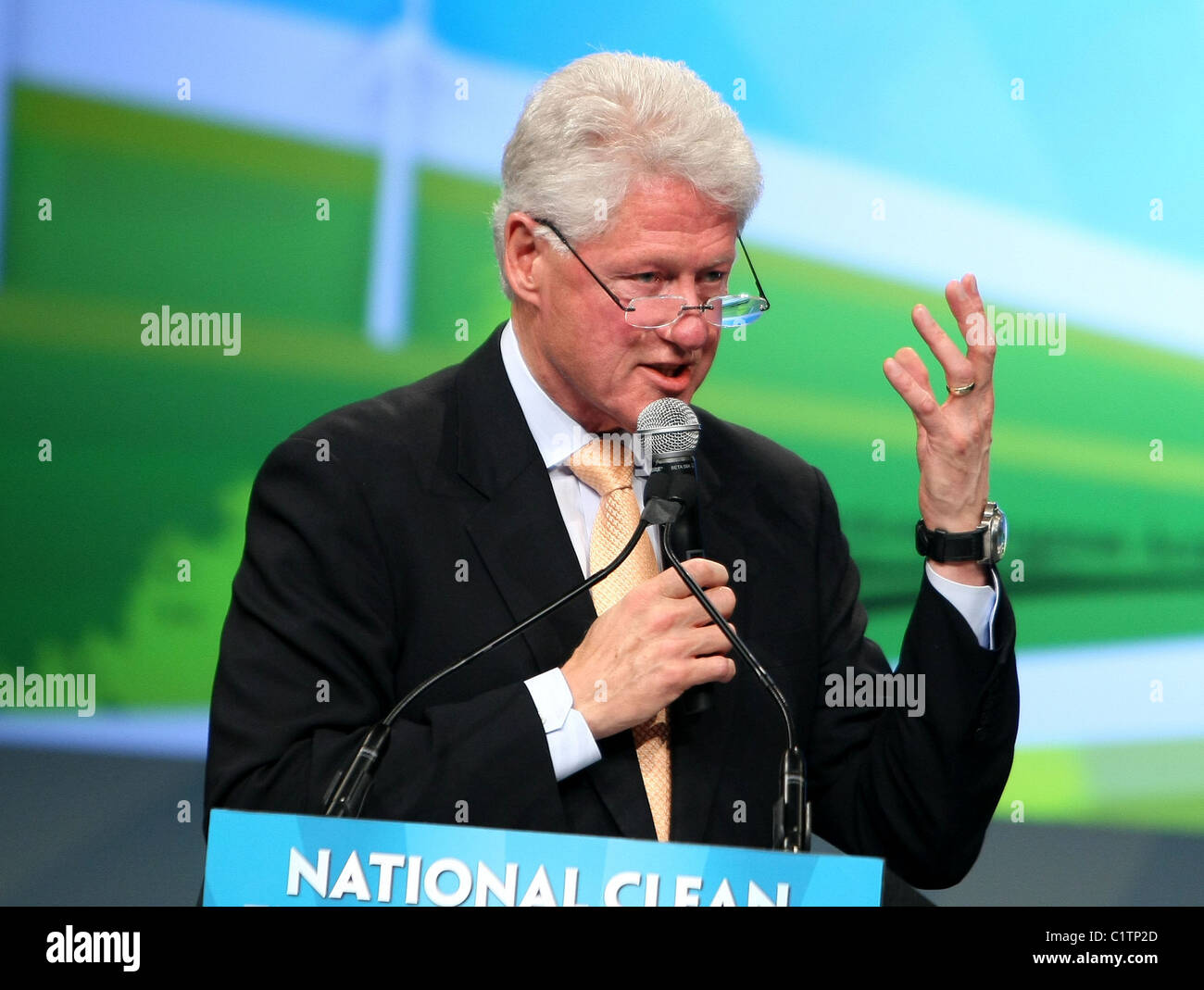 Former U.S. President Bill Clinton National Clean Energy Summit 2.0 at ...