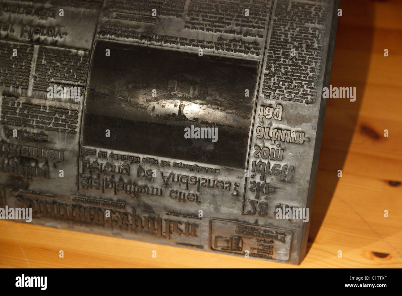 Old printing plate hi-res stock photography and images - Alamy