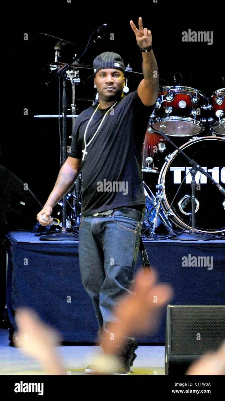 Young Jeezy aka Jay Jenkins performing live at the Molson Amphitheatre ...