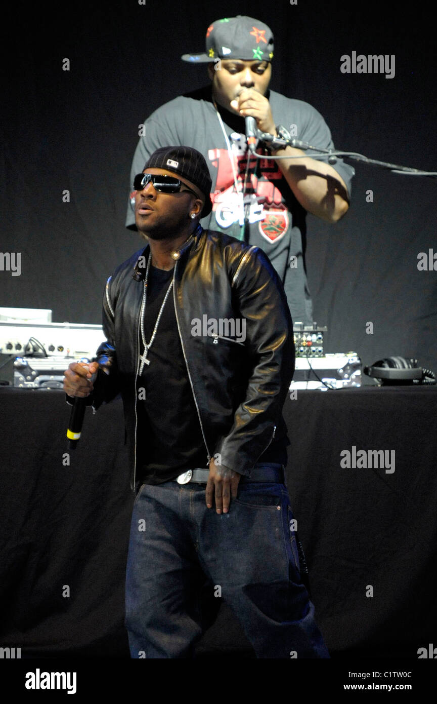 Young Jeezy aka Jay Jenkins performing live at the Molson Amphitheatre ...