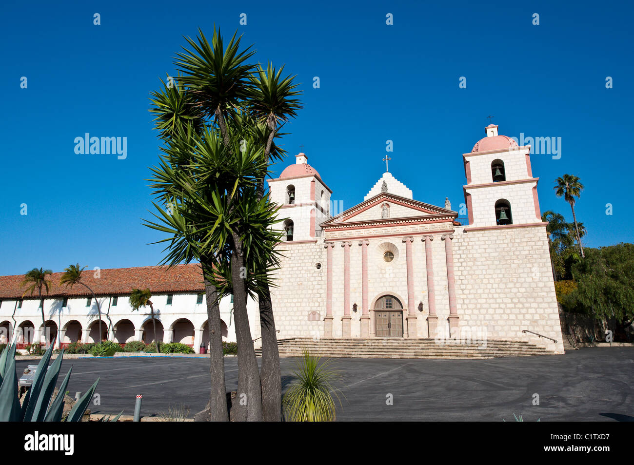 Santa barbara mission hi-res stock photography and images - Alamy