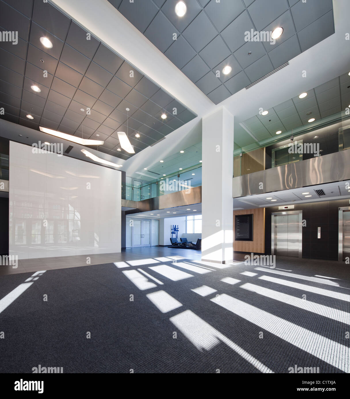 Contemporary architecture of office hi-res stock photography and images ...