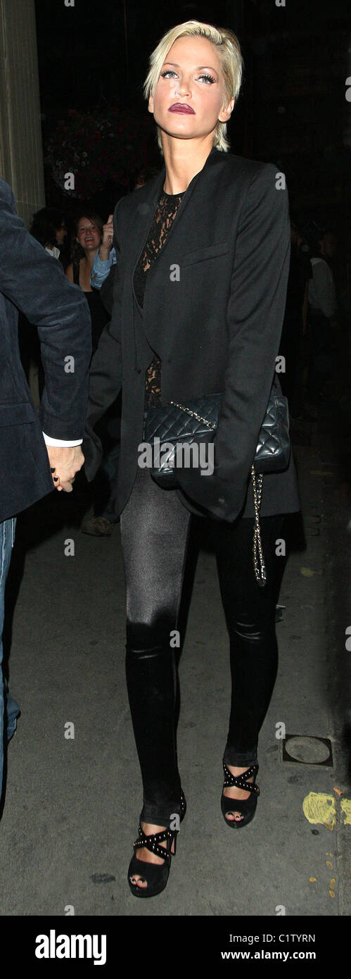Sarah Harding leaves Nobu restaurant in Mayfair London, England - 13.08 ...