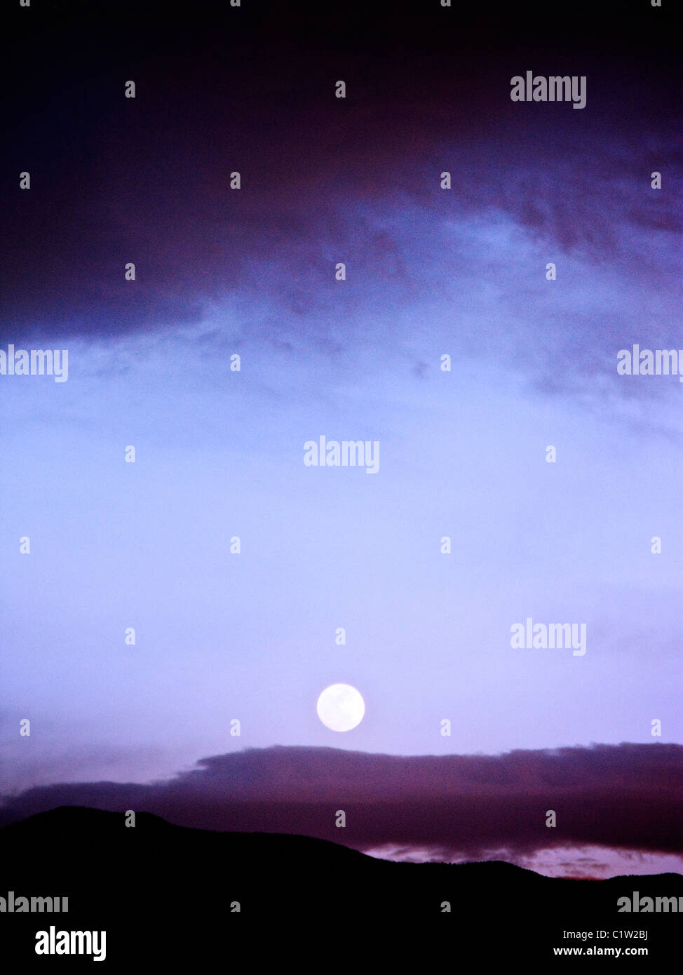 Full moon over sandia mountains hi-res stock photography and images - Alamy
