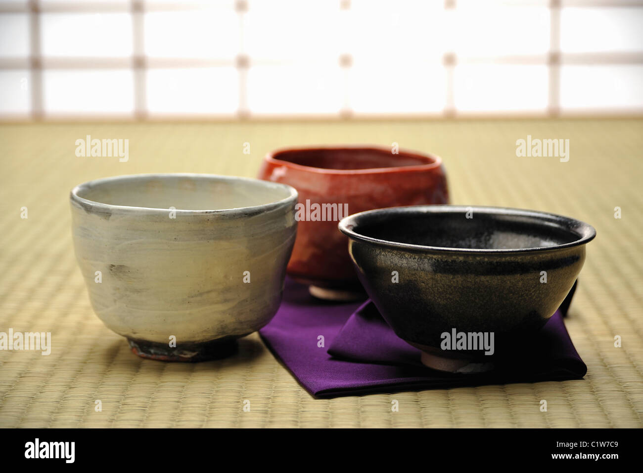 Close-up of Japanese bowls Stock Photo - Alamy
