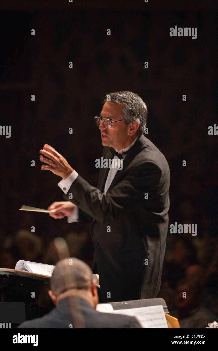 Classical conductor hi-res stock photography and images - Alamy