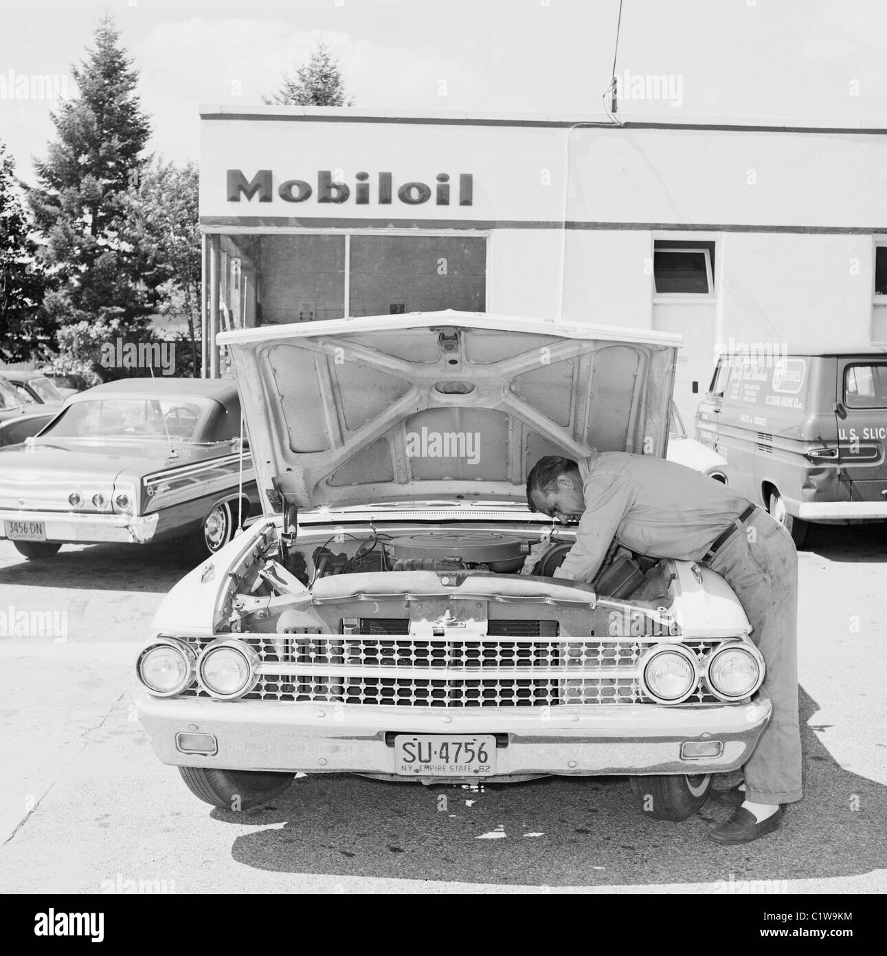 Man western shirt Black and White Stock Photos & Images - Alamy