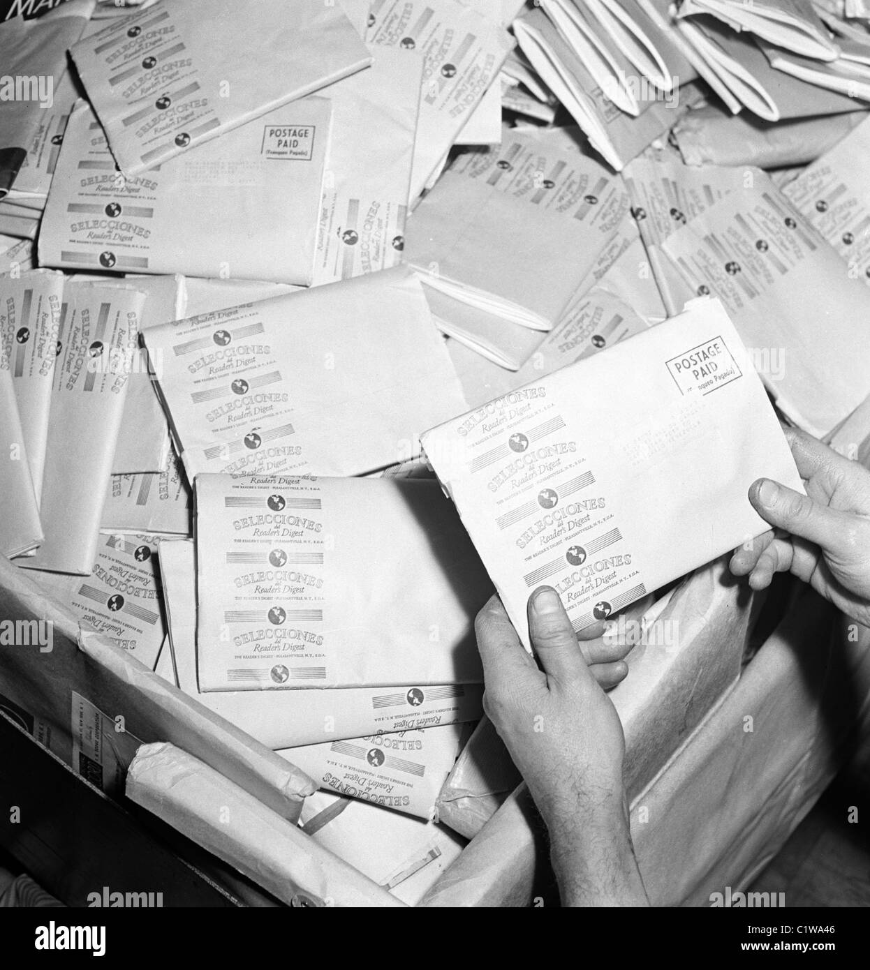 Post sorting hi-res stock photography and images - Alamy