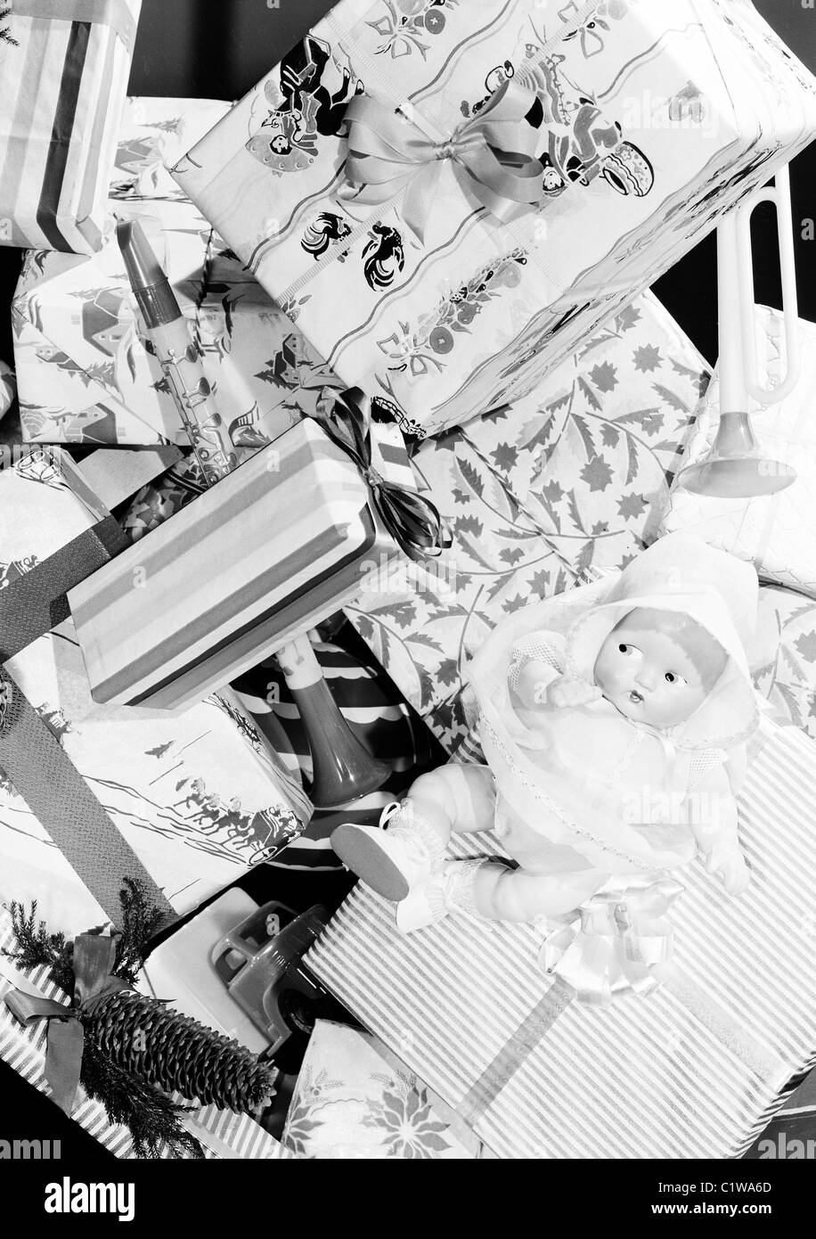 Boxes vertical Black and White Stock Photos & Images - Alamy