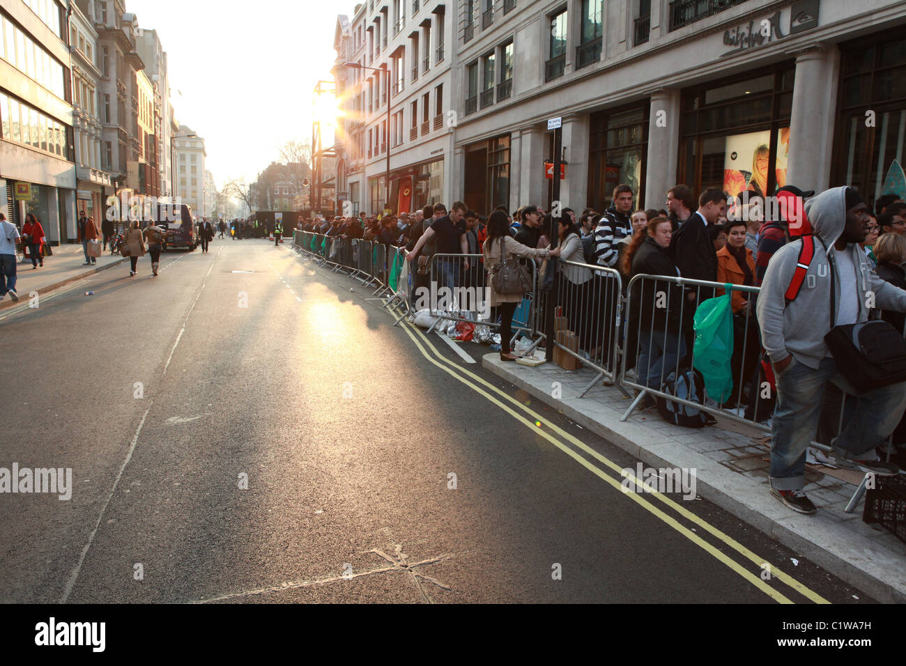 Apple queue hi-res stock photography and images - Alamy