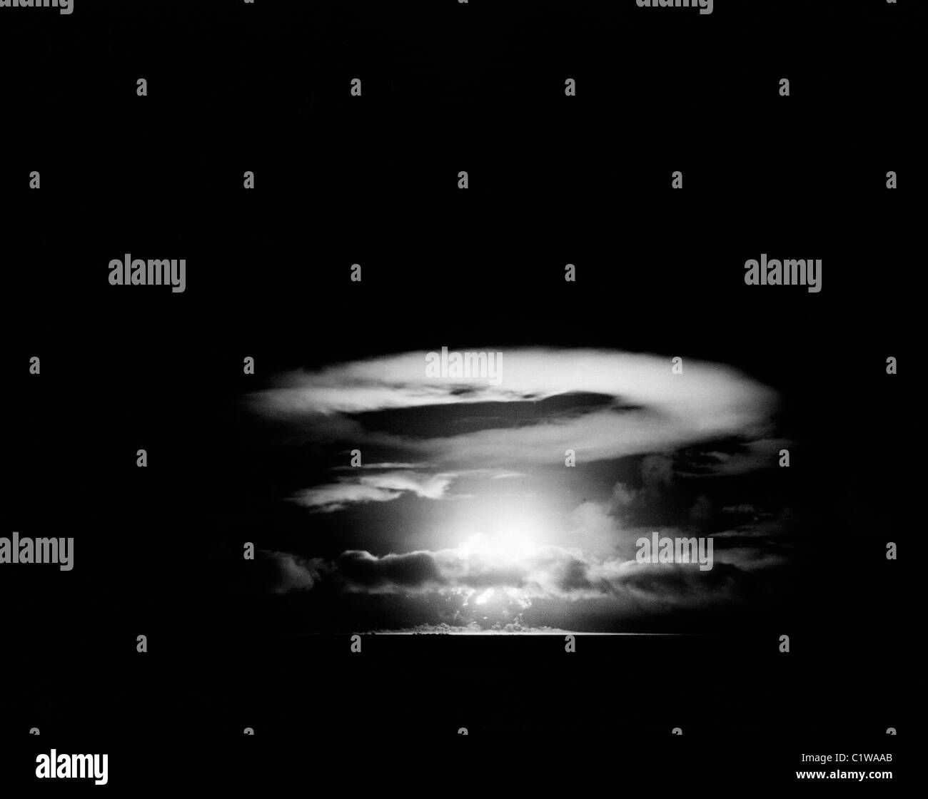 Nuclear detonation hi-res stock photography and images - Alamy