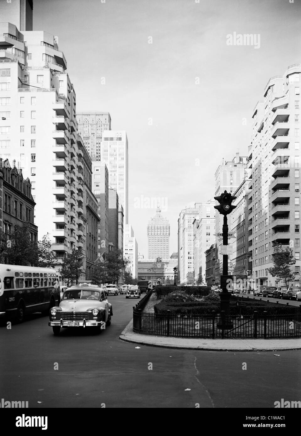 View urban city park Black and White Stock Photos & Images - Alamy