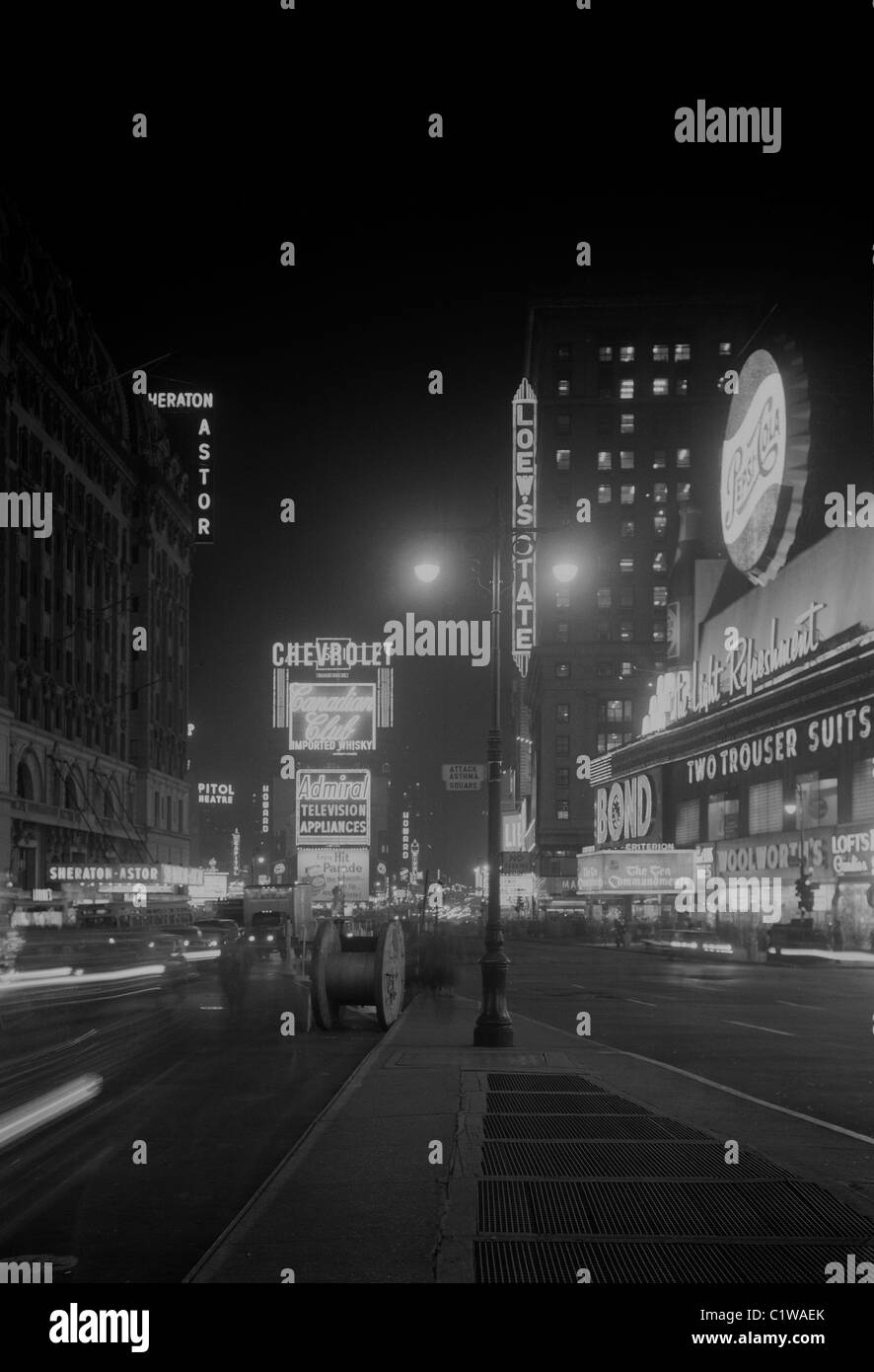 Night new york black and white vintage Black and White Stock Photos ...