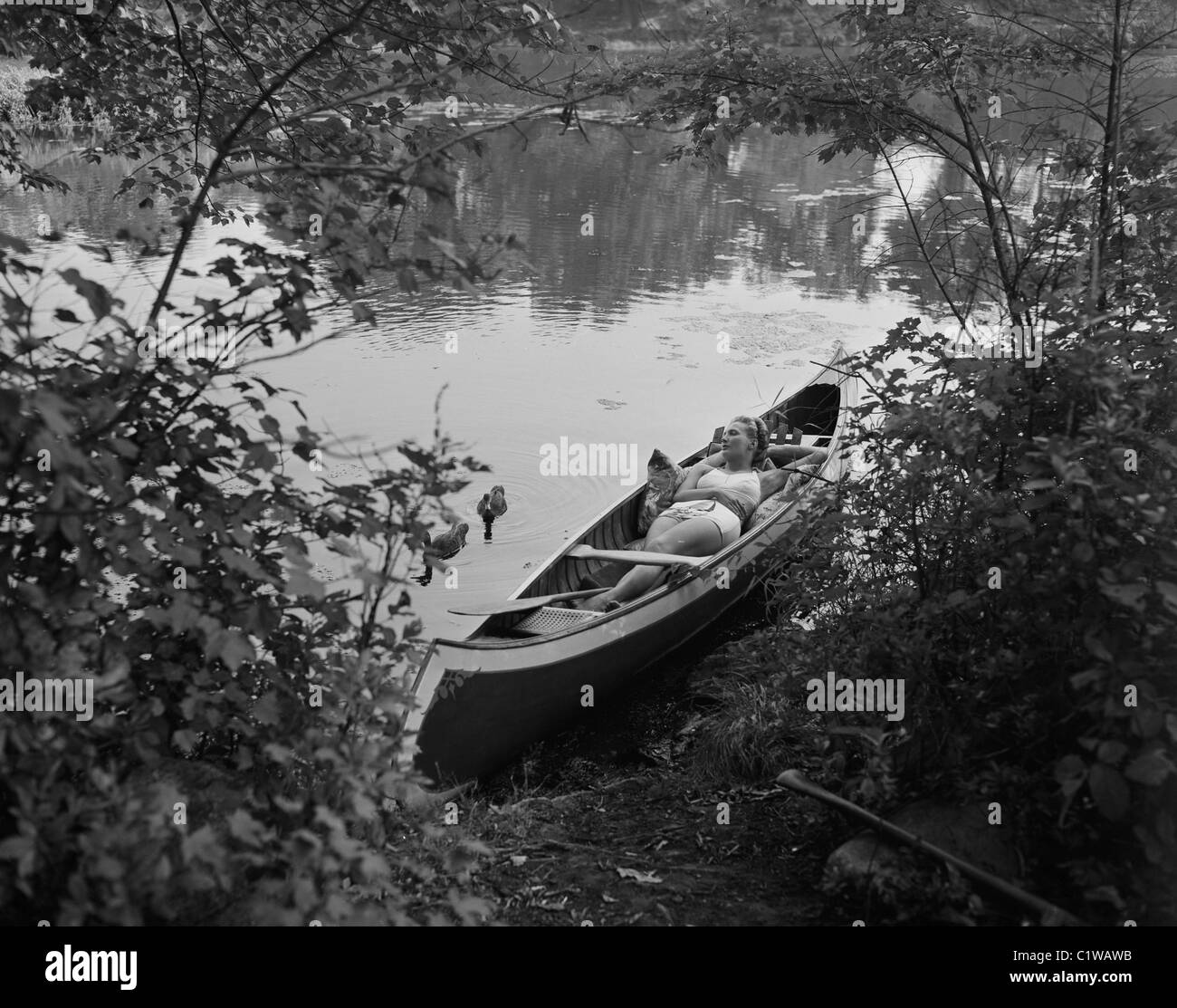 Canoe white Black and White Stock Photos & Images - Alamy