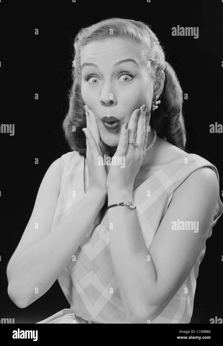 Portrait woman black background Black and White Stock Photos & Images ...