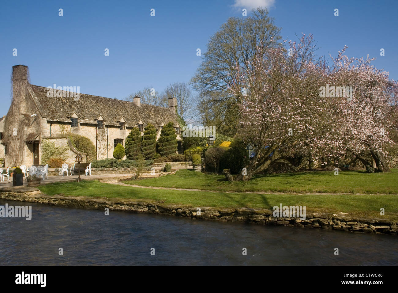 England Oxfordshire Minster Lovell Mill hotel & River Windrush Stock ...