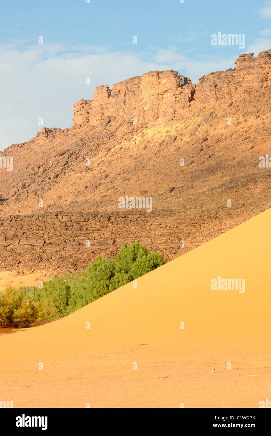 Mauritania, Desert and mountains Stock Photo - Alamy