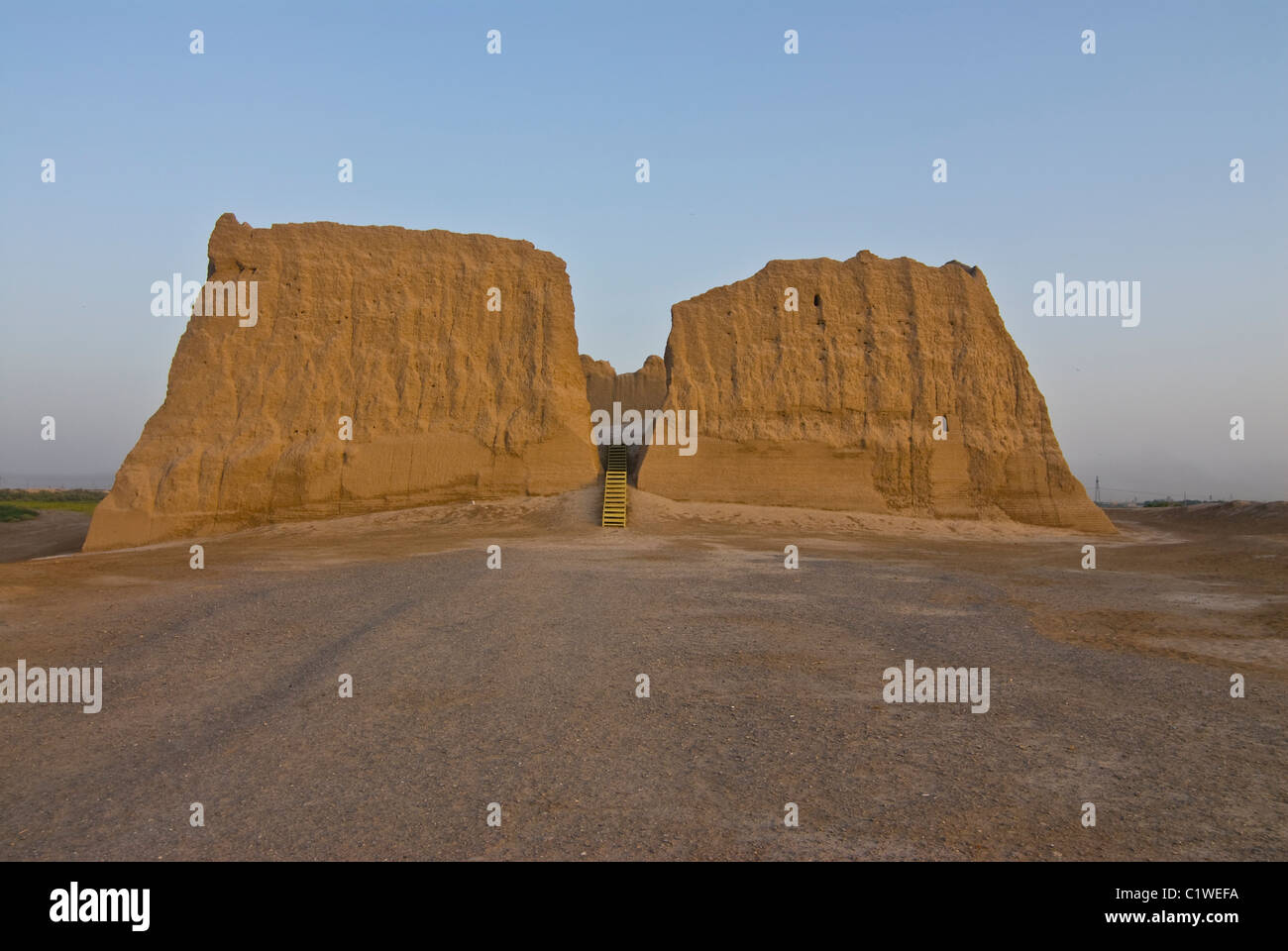 Turkmenistan, Merv, Old loam building Stock Photo - Alamy